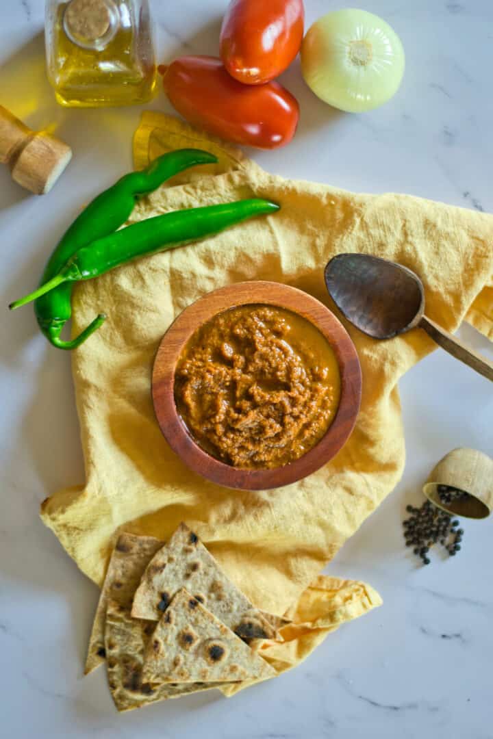 Authentic Mexican Salsa Recipe with Fresh Tomatoes - Food Fun & Faraway ...